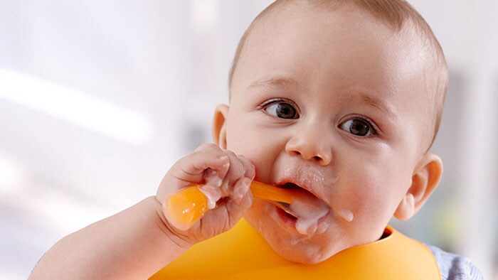Introducción de los alimentos sólidos al bebé | Philips AVENT