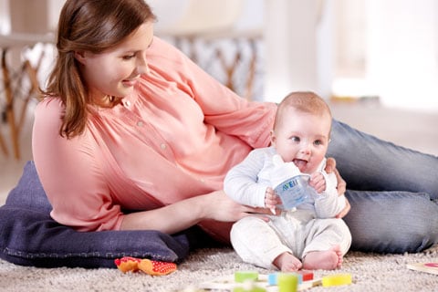 When to express milk: Your breast pumping schedule | Philips Avent