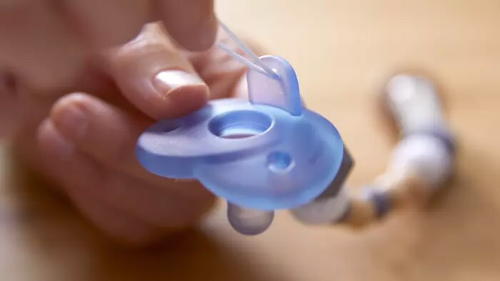 Pacifier safety: How to use correctly | Philips Avent