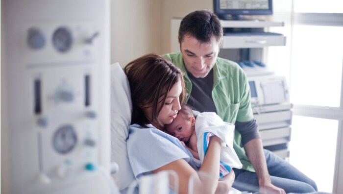 Your newborn: the first hour after birth | Philips