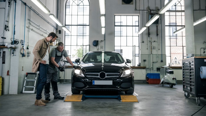 Change bulbs in pairs | Philips