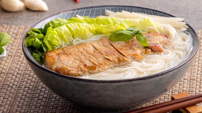 Rice Noodle Soup with Pork Chop | Philips
