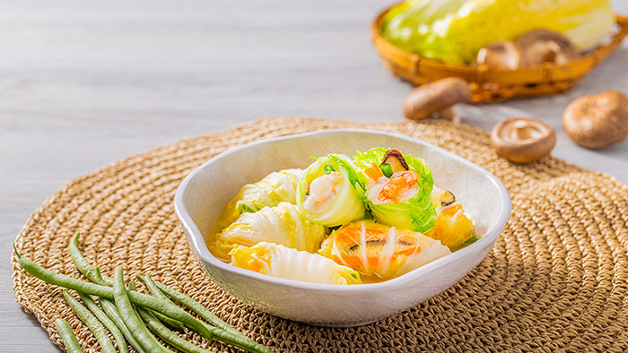 Steamed Cabbage Rolls in Vegetable Stock | Philips