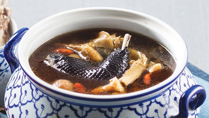 Silky fowl soup with sea conch and ginseng | Philips