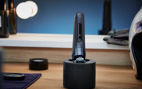 How to clean an electric shaver: Tips and tools | Philips