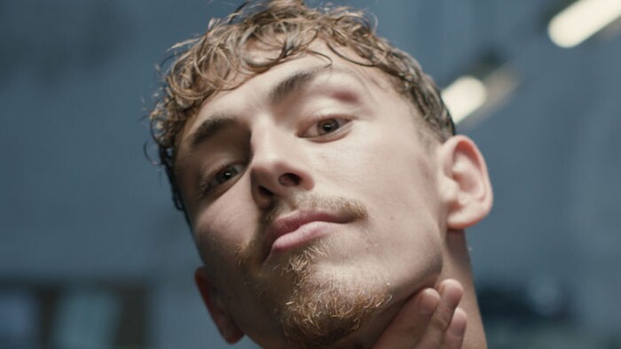 Fryzura crop dla mężczyzny. Komu pasuje french crop? | Philips