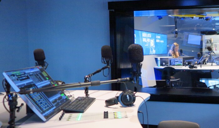 Professional Displays for Broadcast industry | Philips