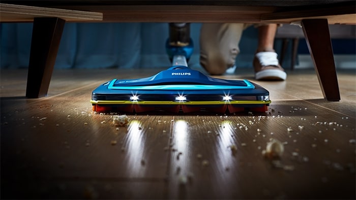 Какой пылесос лучше: робот или вертикальный беспроводной? | Philips