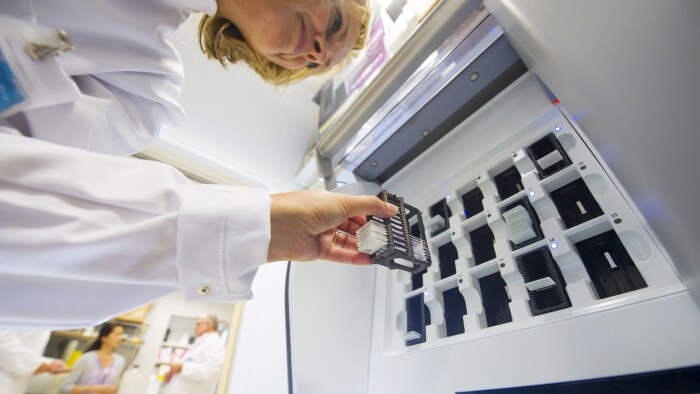 Philips partners with Healius Pathology to deploy a multisite Digital ...