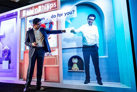 Tentoonstelling brAInpower geopend door Shez Partovi met ondersteuning van virtual assistent AI ...